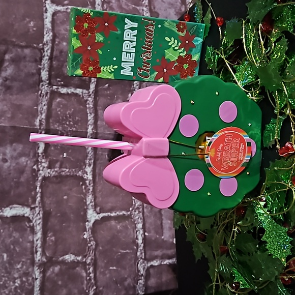 Packed Party | Holiday | Packed Party Light Up Wreath Sipper With Straw ...